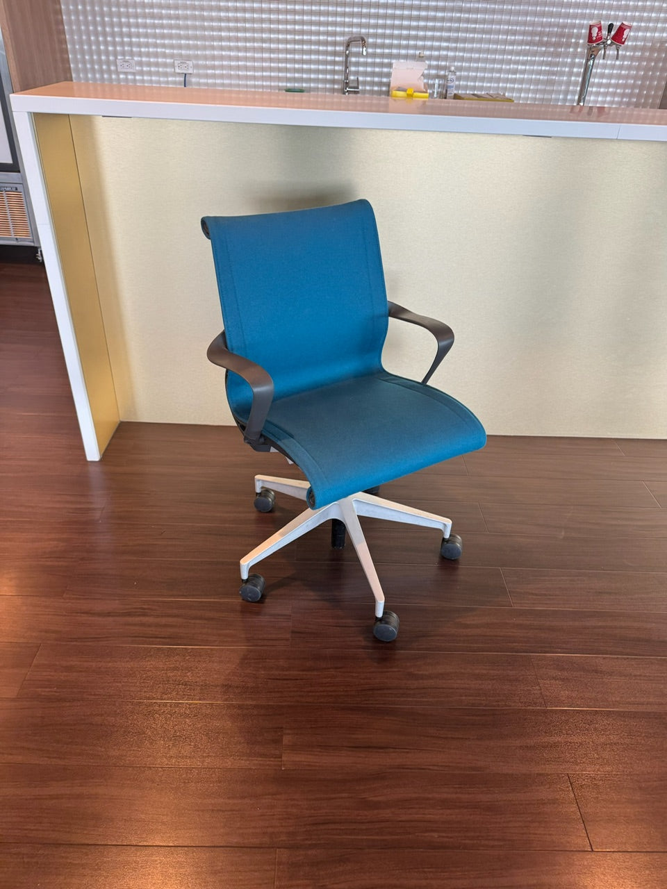 Herman Miller Setu - Teal — Cohen Cohen Furniture