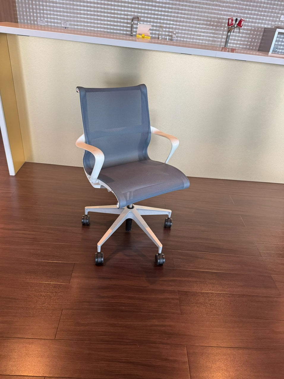 Herman Miller Setu - Grey — Cohen Cohen Furniture