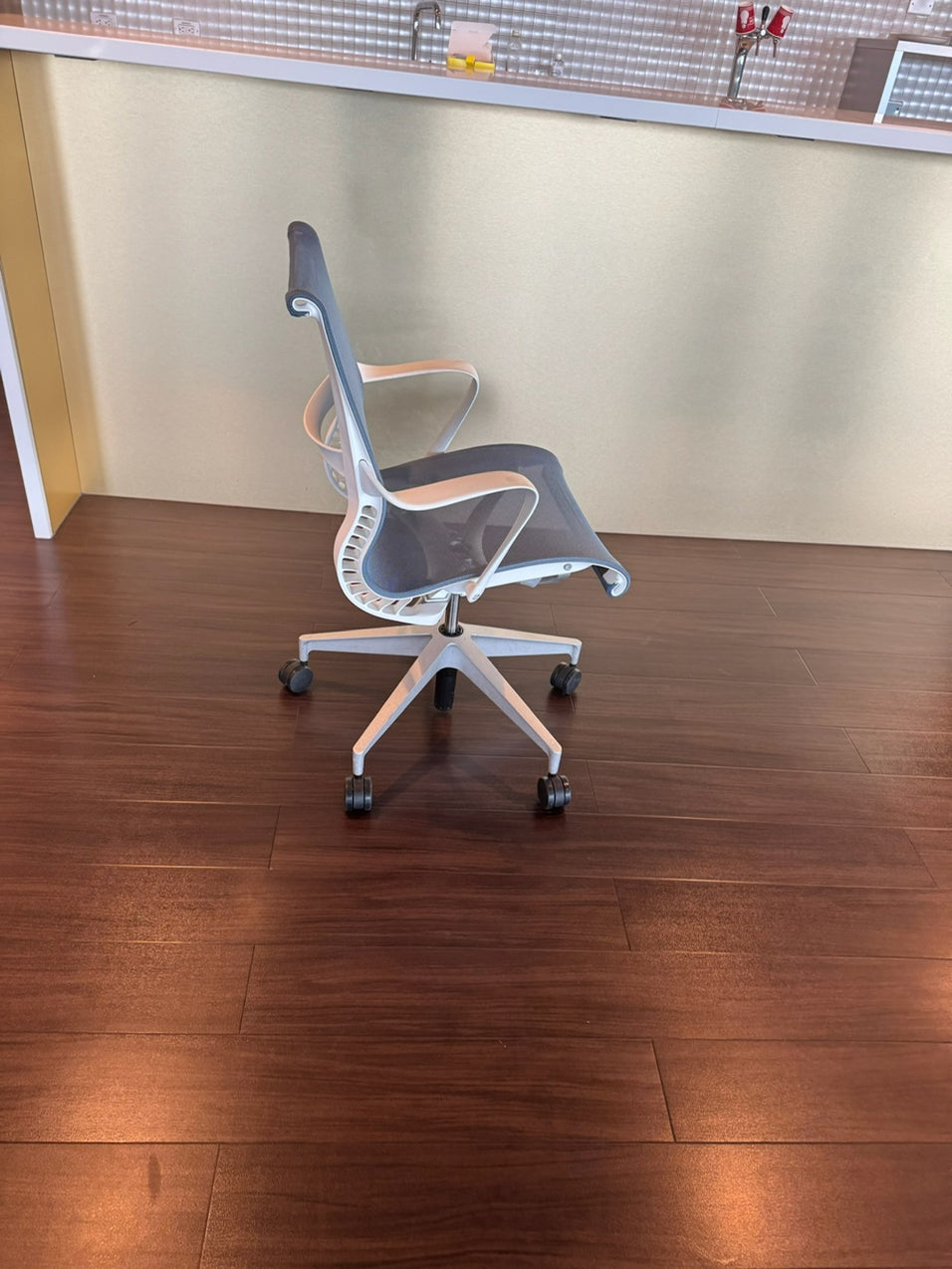 Herman Miller Setu - Grey — Cohen Cohen Furniture